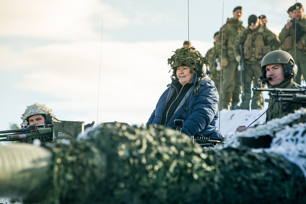 Ai, ai, ai for en artig krig - steigan.no